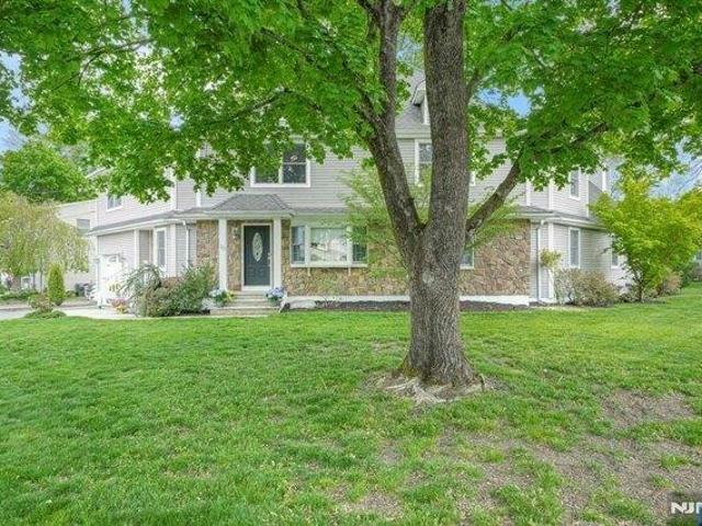 4 bedroom, Wayne NJ 07470 102030002