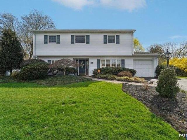 4 bedroom, Wayne NJ 07470 102317842