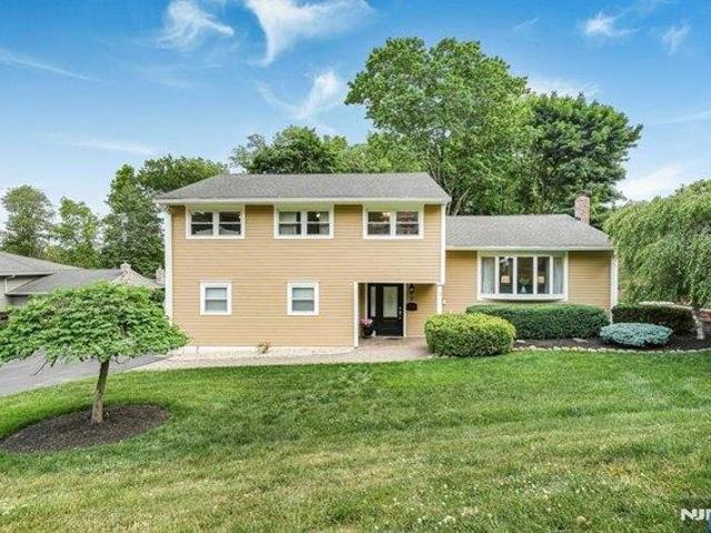 4 bedroom, Wayne NJ 07470 LS102779585