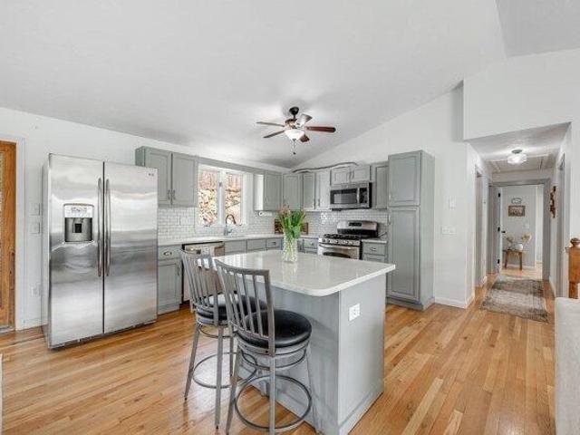 4 bedroom, Wakefield MA 01880 102724265