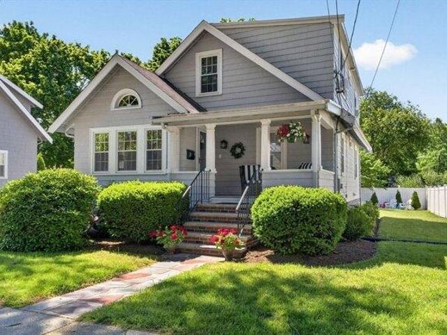 4 bedroom, Wakefield MA 01880 104375085