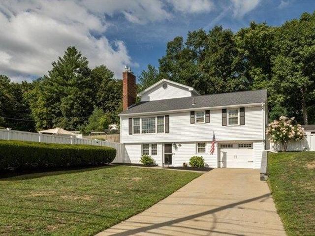 4 bedroom, Wakefield MA 01880 104375227