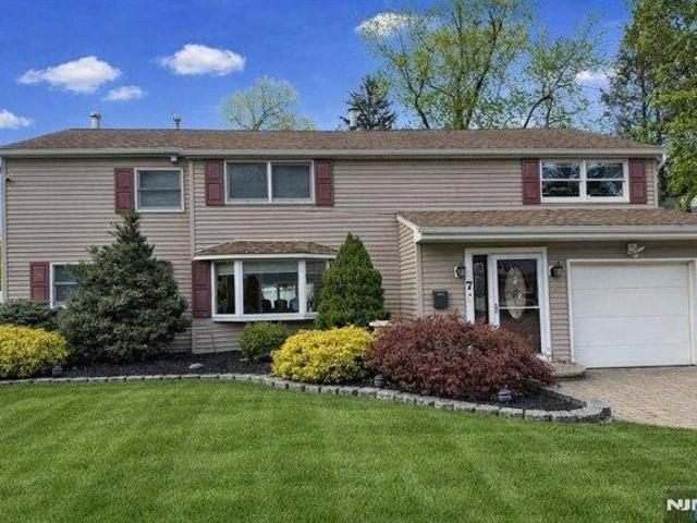 4 bedroom, Waldwick NJ 07463 LS102026228