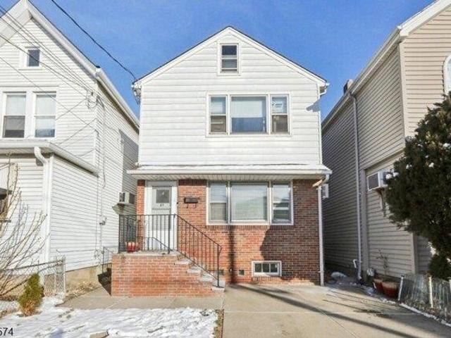4 bedroom, Wallington NJ 07057 LS102475339