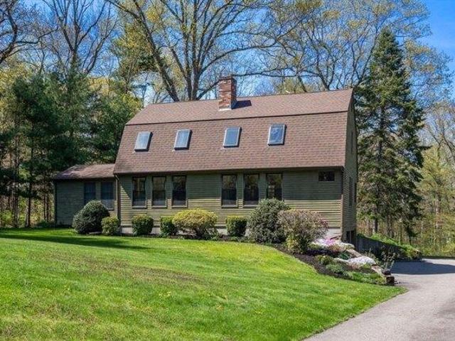 4 bedroom, Walpole MA 02071 102314546