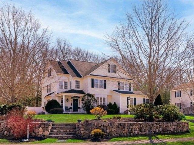 4 bedroom, Walpole MA 02081 102477408