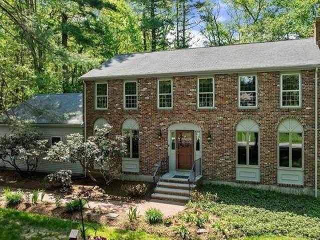 4 bedroom, Walpole MA 02081 102586301