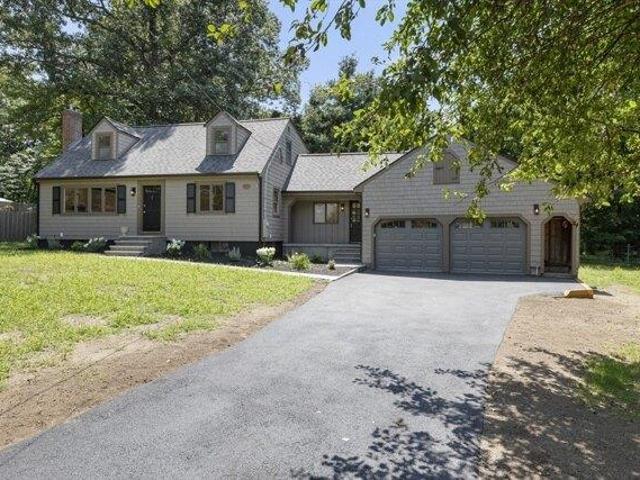 4 bedroom, Walpole MA 02081 104477751