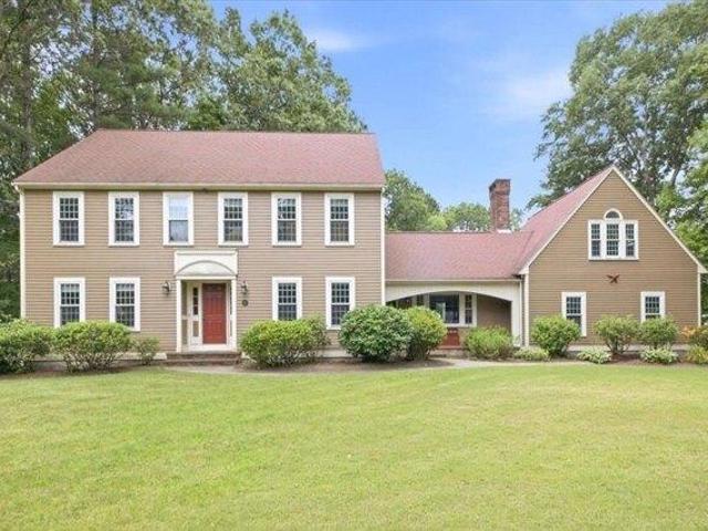4 bedroom, Walpole MA 02081 104569189