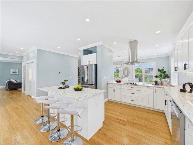4 bedroom, Walpole MA 02081 104790456