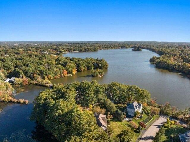 4 bedroom, Walpole MA 02081 104790095