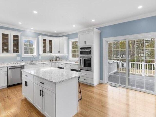 4 bedroom, Walpole MA 02081 LS102633644