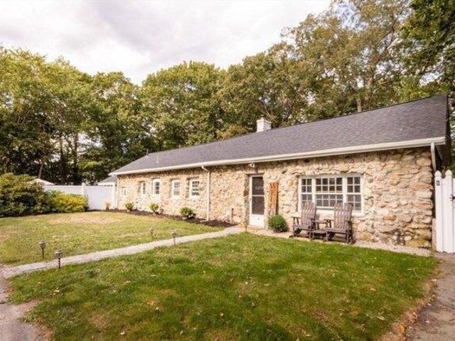 4 bedroom, Walpole MA 02081 LS102822992