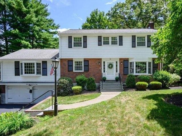 4 bedroom, Walpole MA 02032 102410078