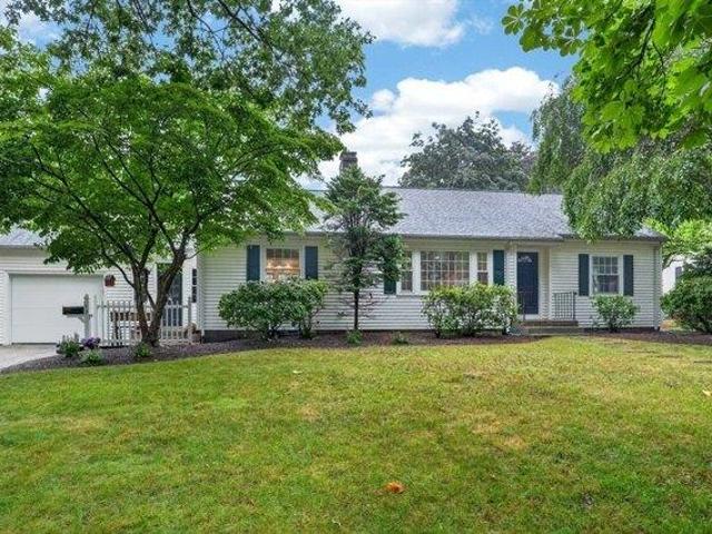 4 bedroom, Walpole MA 02032 104481525