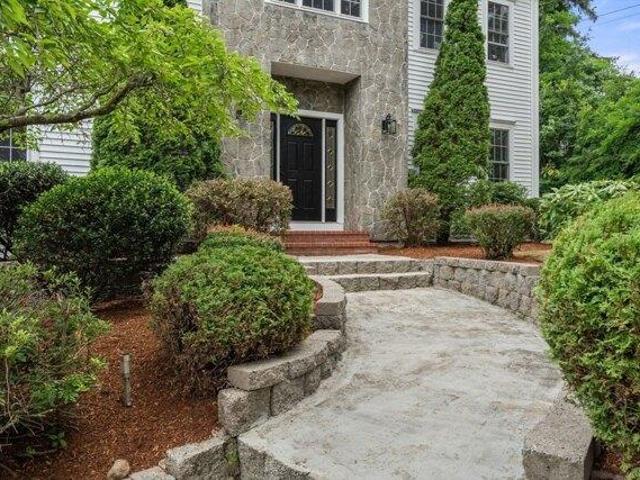 4 bedroom, Walpole MA 02032 104761017