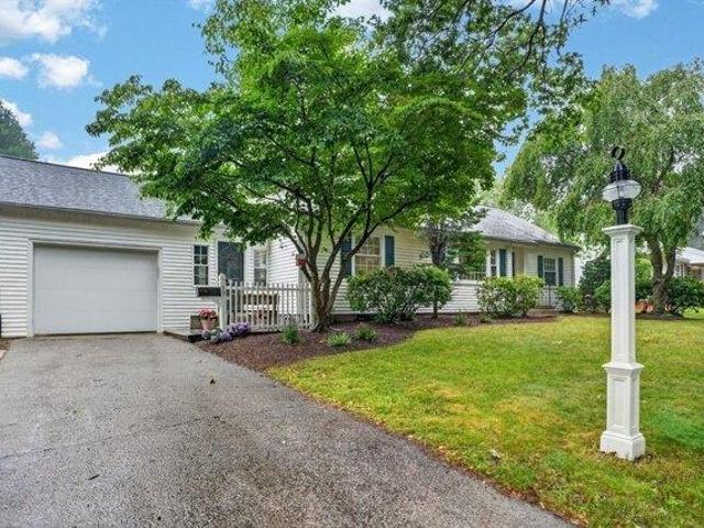 4 bedroom, Walpole MA 02032 105241224