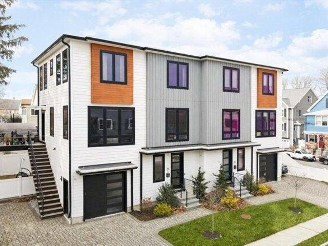 4 bedroom, Waltham MA 02453 102564733