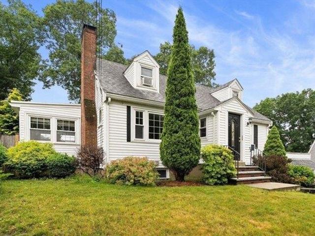 4 bedroom, Waltham MA 02453 104445719