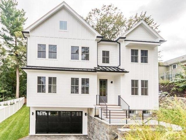 4 bedroom, Waltham MA 02453 104297234