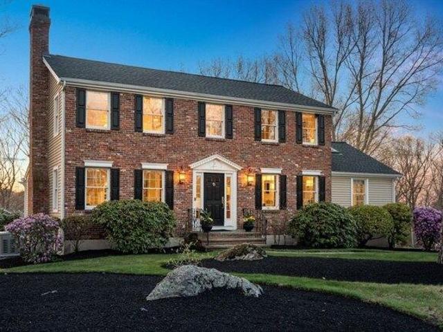 4 bedroom, Waltham MA 02451 102285455