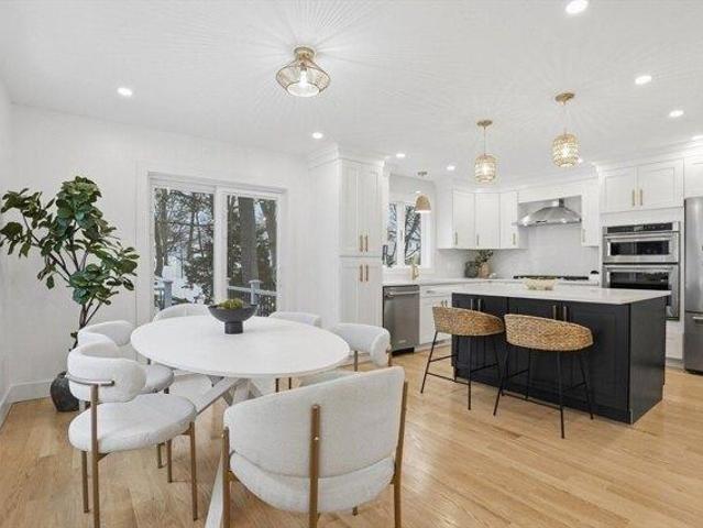 4 bedroom, Waltham MA 02451 105059265
