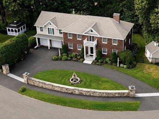 4 bedroom, Waltham MA 02452 105082803