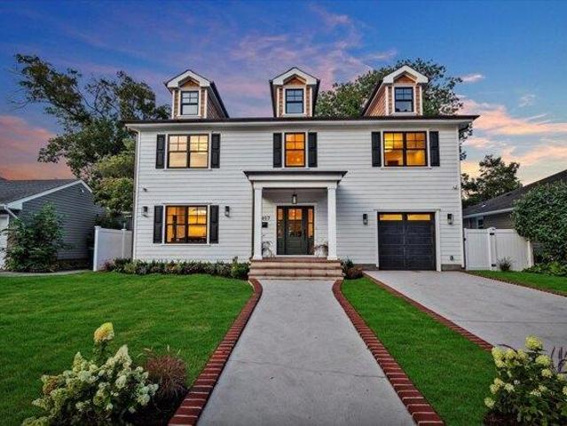 4 bedroom, Wantagh NY 11793 LS93519645