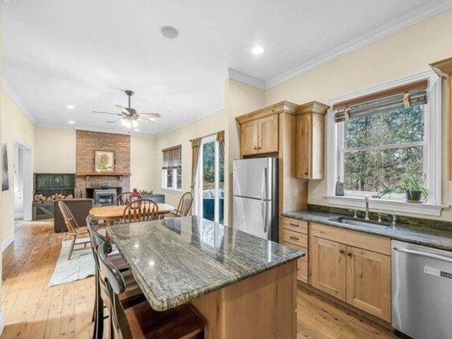 4 bedroom, Wardsboro VT 05360 103033440