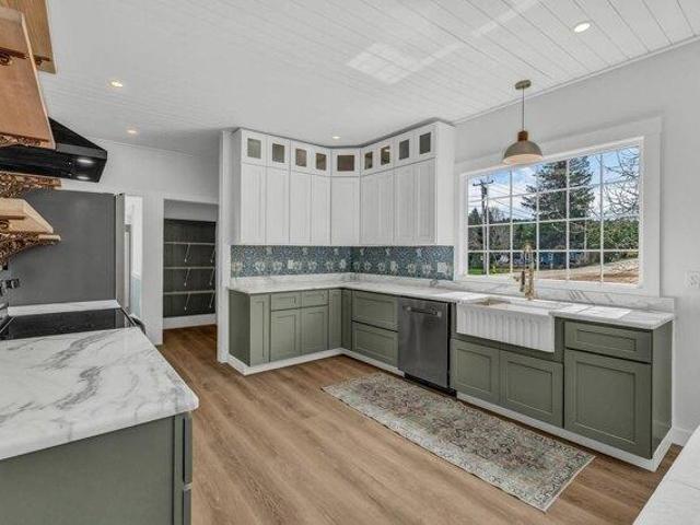 4 bedroom, Warren ME 04864 103072130