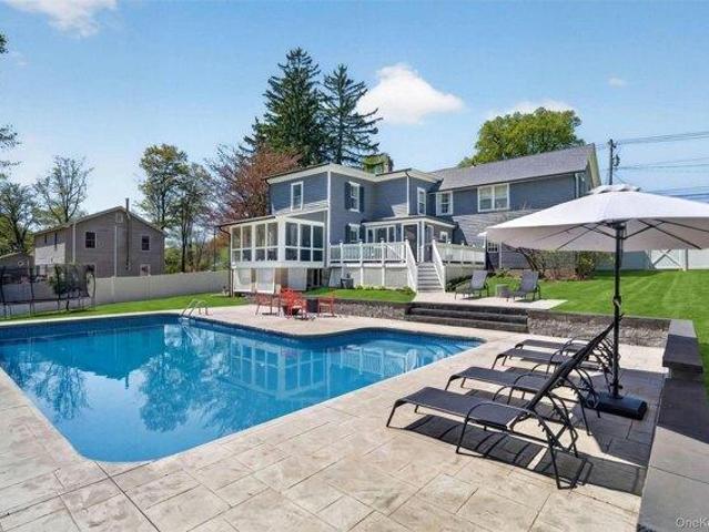 4 bedroom, Warwick NY 10990 LS102561247