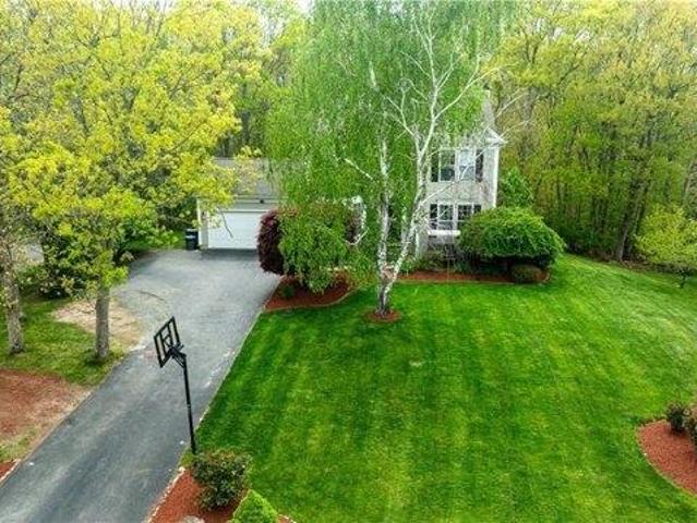 4 bedroom, Warwick RI 02886 102585648