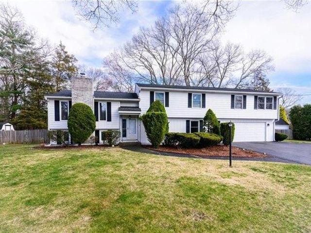 4 bedroom, Warwick RI 02886 102118705