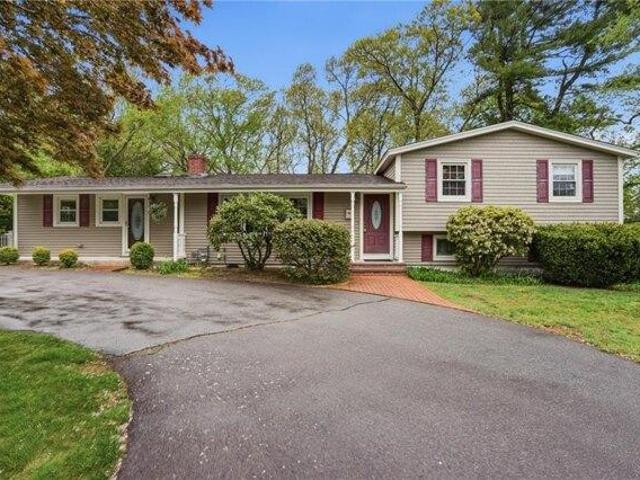 4 bedroom, Warwick RI 02886 102372493