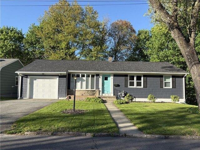 4 bedroom, Warwick RI 02886 LS102443744