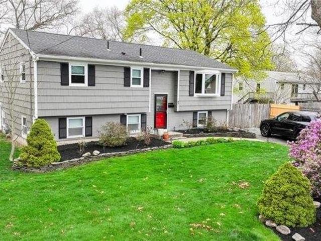 4 bedroom, Warwick RI 02888 102412731