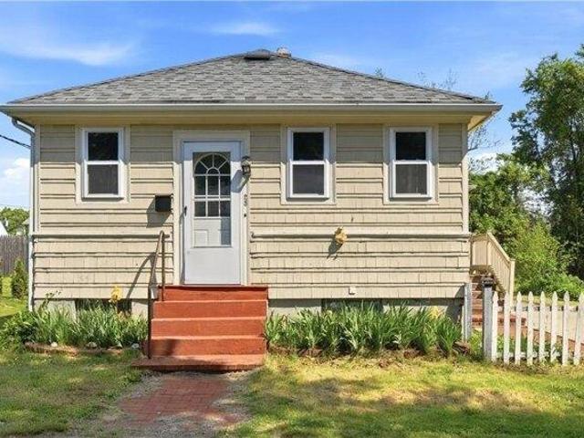 4 bedroom, Warwick RI 02888 102778103
