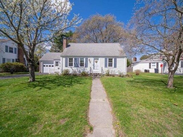 4 bedroom, Warwick RI 02888 102218766