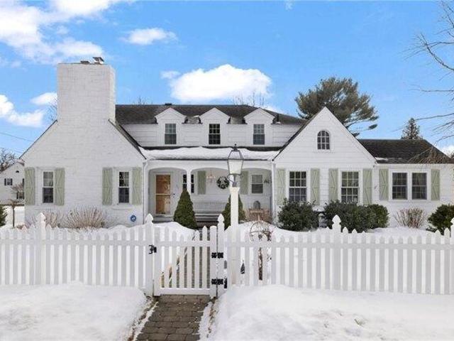 4 bedroom, Warwick RI 02888 LS102635772