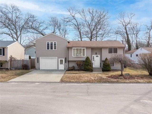 4 bedroom, Warwick RI 02889 101896377