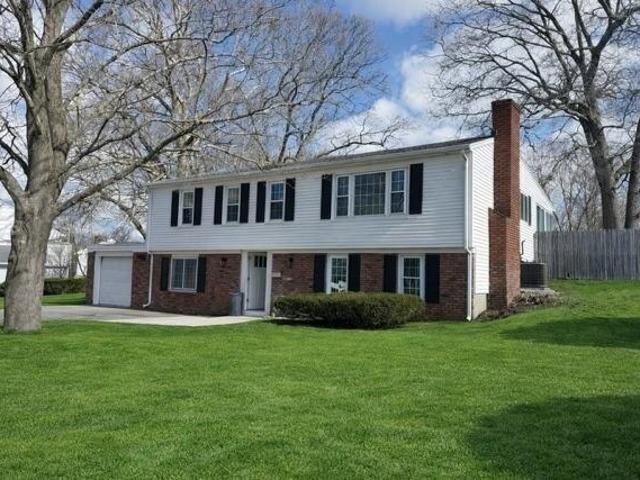 4 bedroom, Warwick RI 02889 102282842