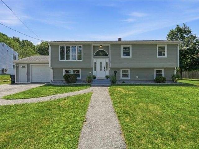 4 bedroom, Warwick RI 02889 104513735
