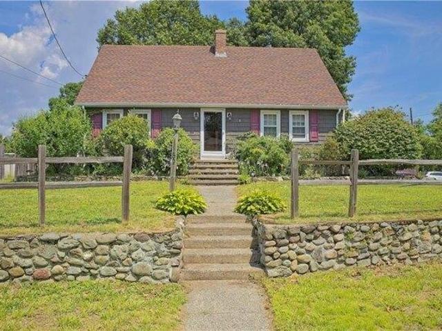 4 bedroom, Warwick RI 02889 105092849