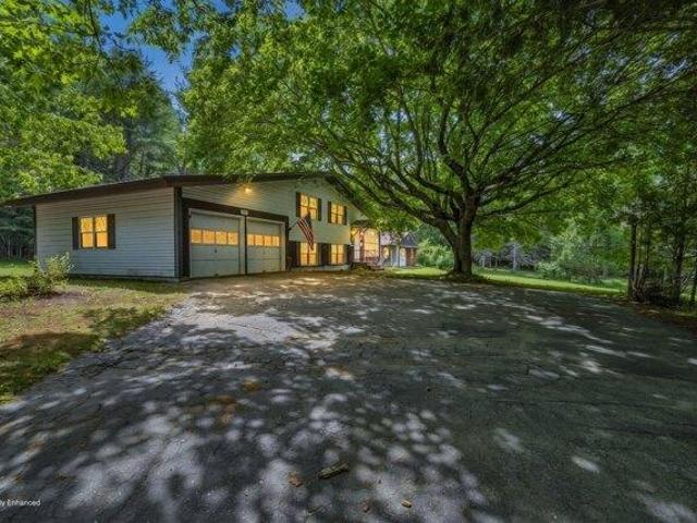 4 bedroom, Washington ME 04574 104297550