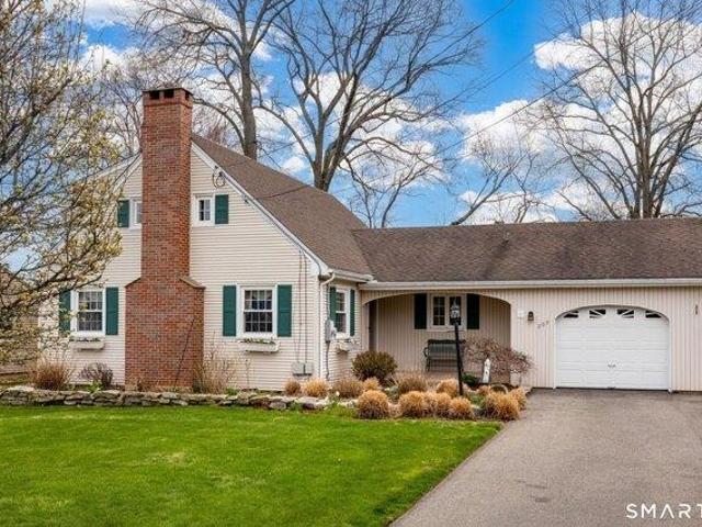 4 bedroom, Wethersfield CT 06109 102446622