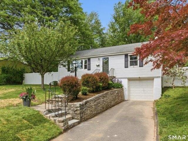 4 bedroom, Wethersfield CT 06109 103432493