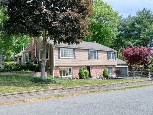4 bedroom, Weymouth MA 02188 LS103017550