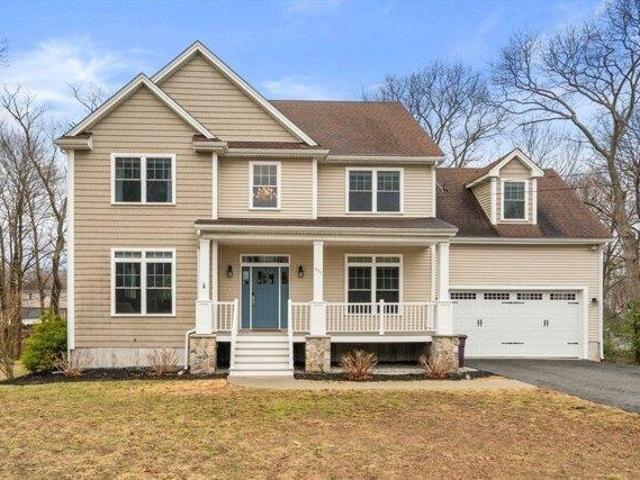 4 bedroom, Weymouth MA 02189 105114137