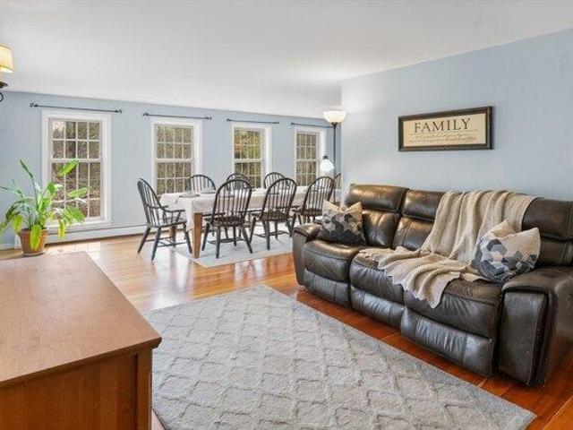 4 bedroom, Weare NH 03281 LS89761072