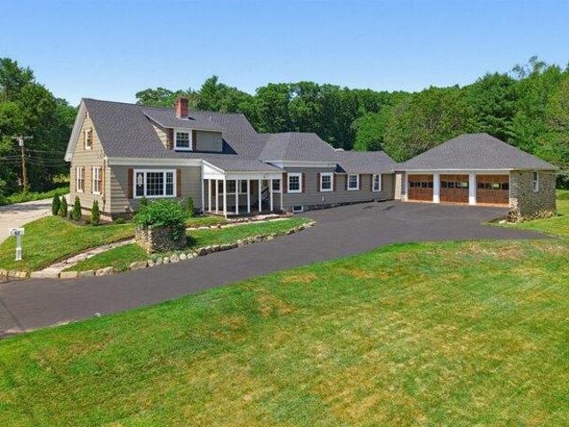 4 bedroom, Webster MA 01570 105092529